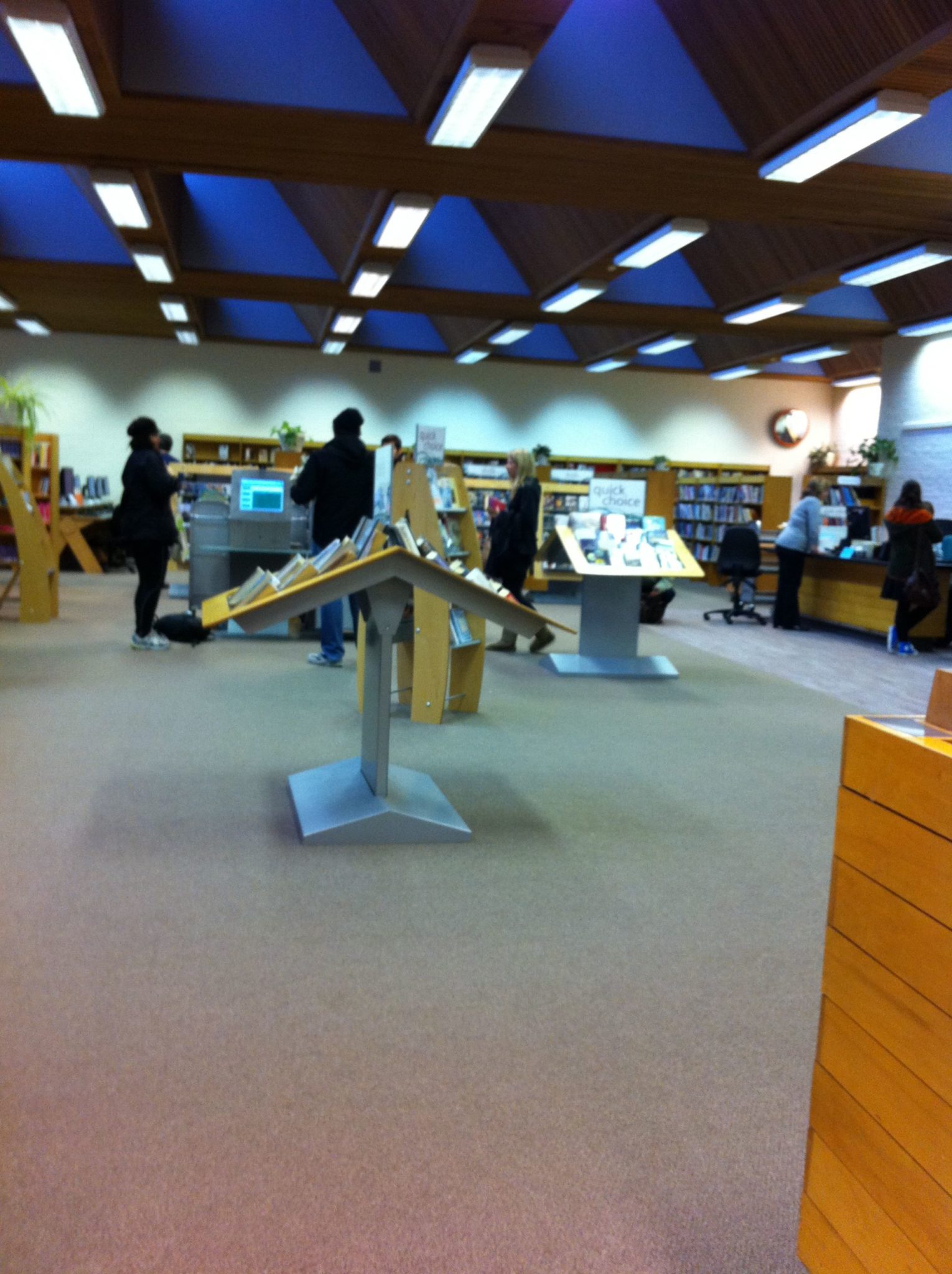 Inside the new-ish Wanstead Library – Wansteadium