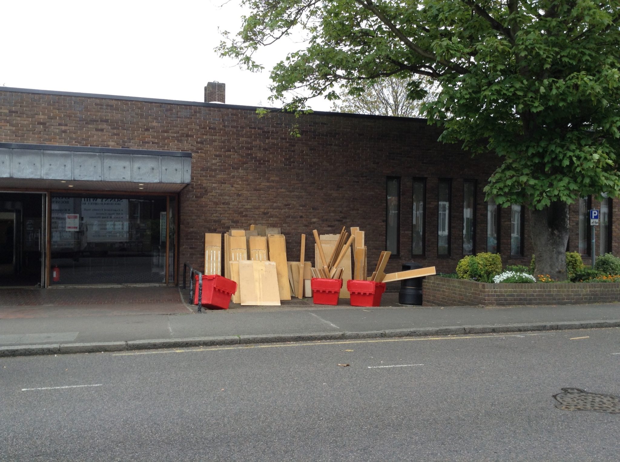 Scenes from the library – Wansteadium