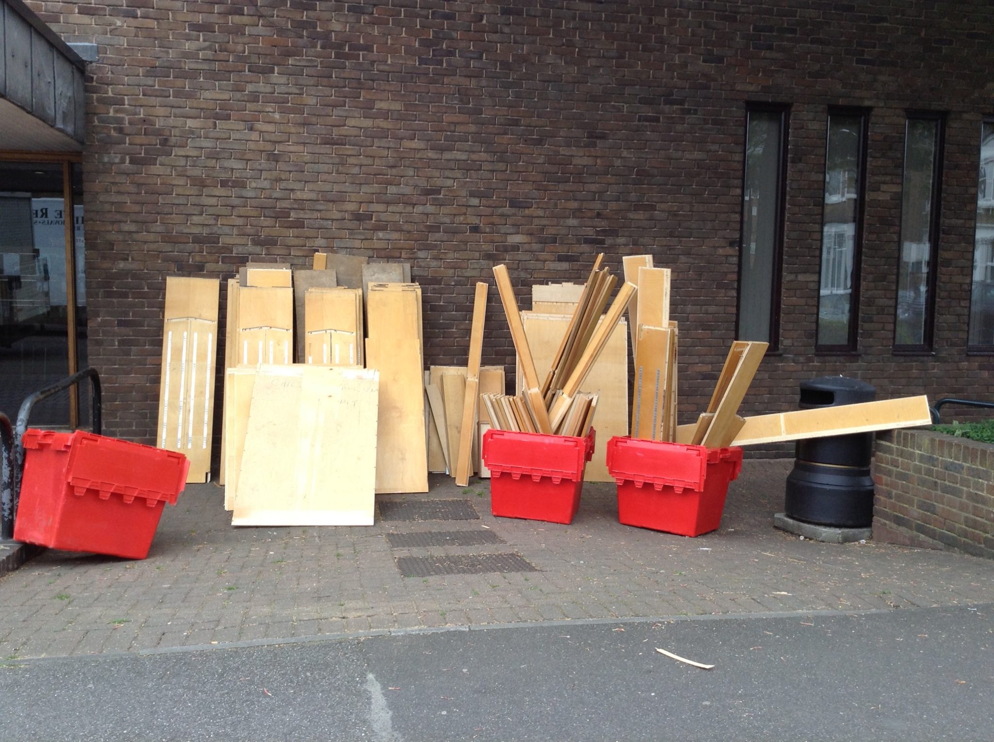 Scenes from the library – Wansteadium